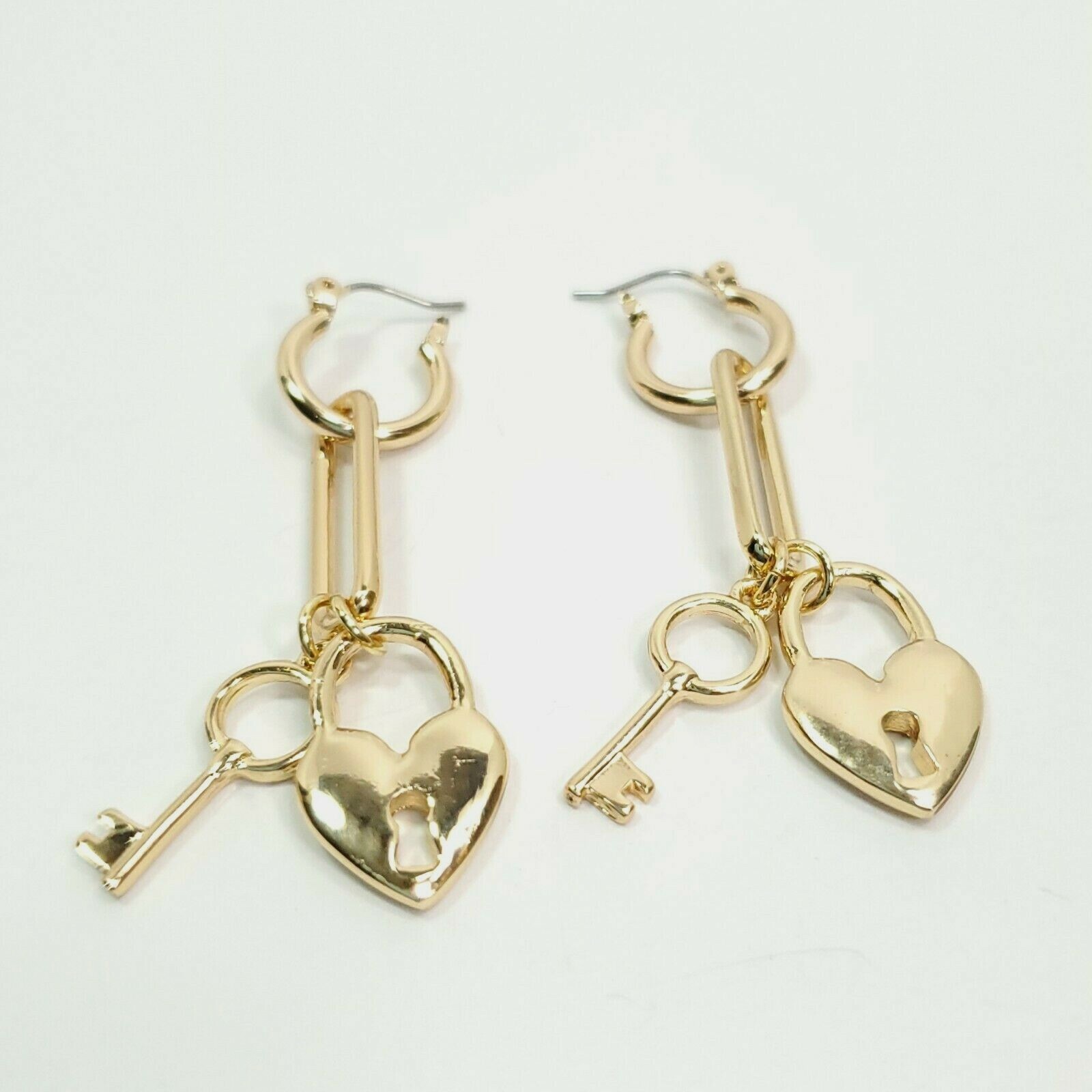 E0402 Gold Tone Metal Lock Key Design Linked Shape Pin Catch Dangle ...