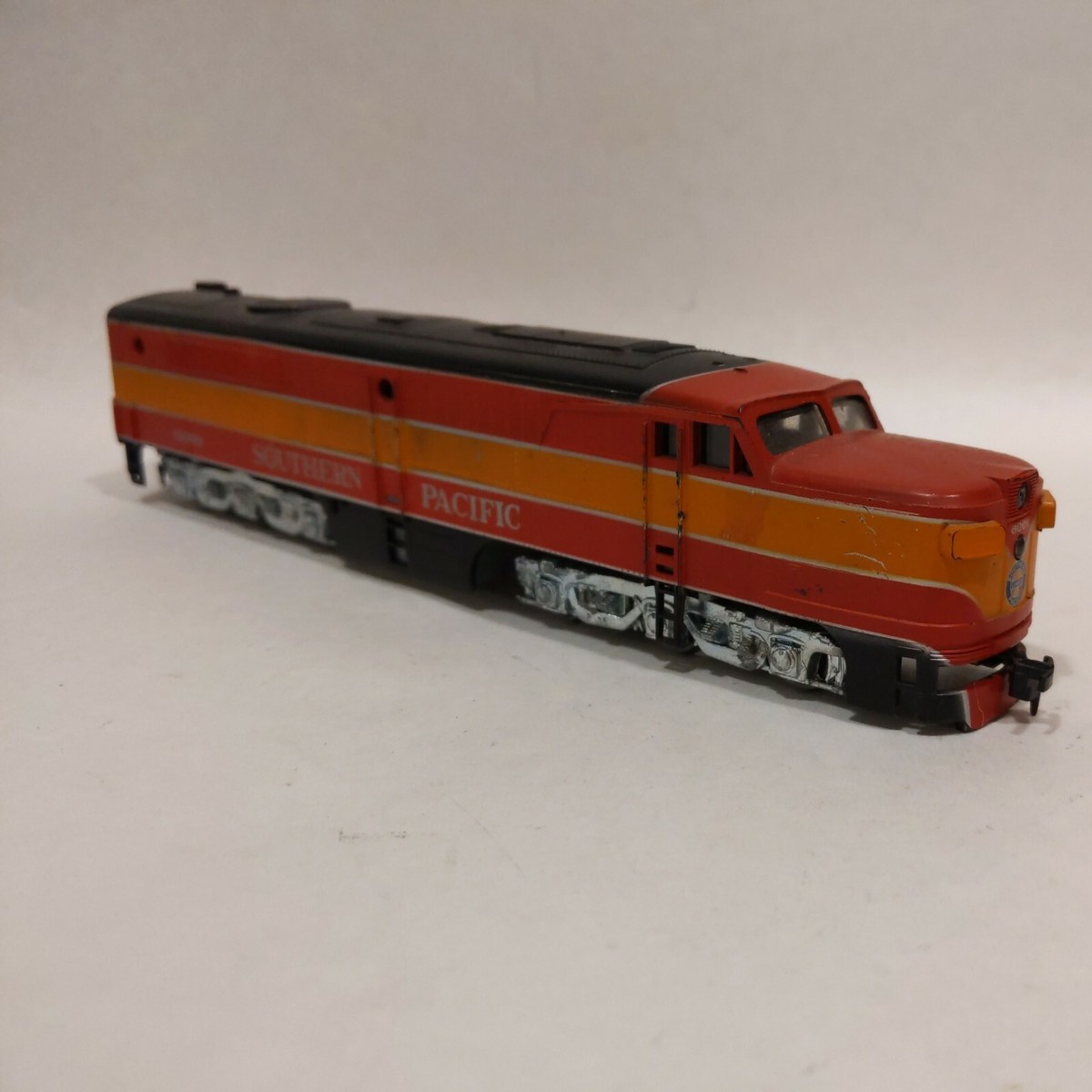 Trains Athearn Southern Pacific Daylight HO SCALE SOUTHERN PACIFIC