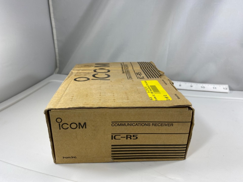 Icom IC- R5 Handheld Portable Communications Wideband Receiver Radio ...
