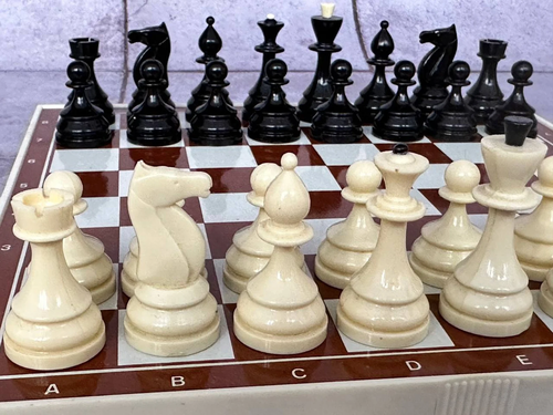 Chessmen Chess set Mini chess set Traveling chess Road chess Travel ...