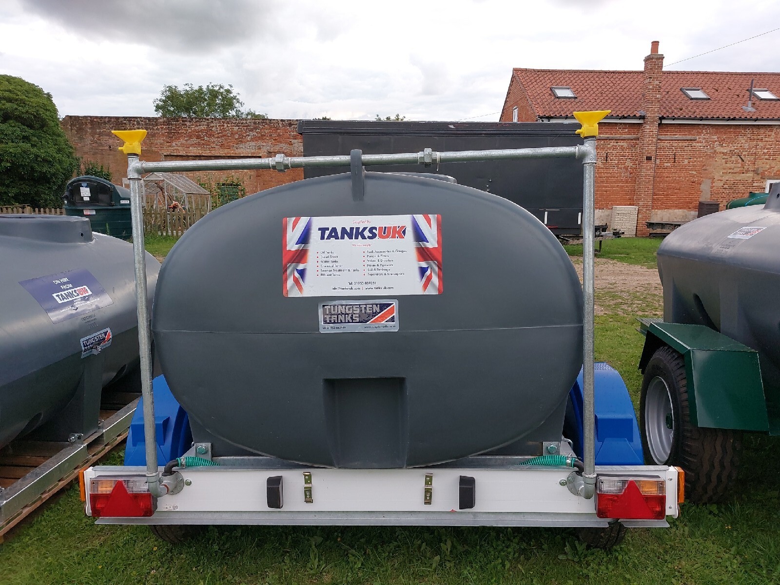 500, 700, 1200, 1500, 2000 Litre Water Bowsers, Road Legal & Site Tow ...