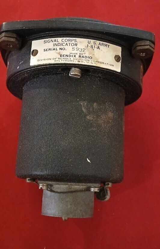 AIRPLANE BENDIX RADIO COMPASS SIGNAL CORPS AVIATION INDICATOR I-81-A U ...