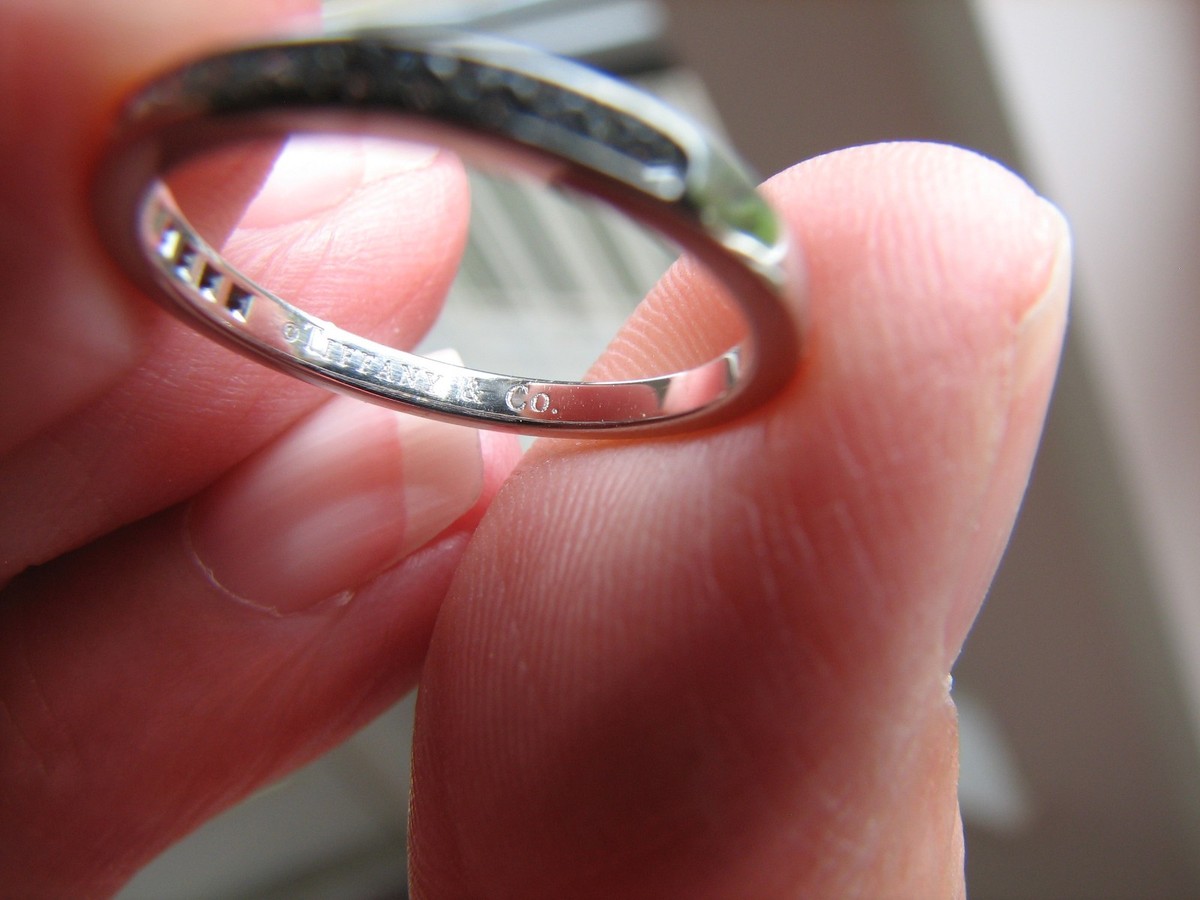 $2650 TIFFANY & CO .17 CT DIAMONDS PLATINUM HALF ETERNITY $2650 TIFFANY & CO .17 CT DIAMONDS PLATINUM HALF ETERNITY