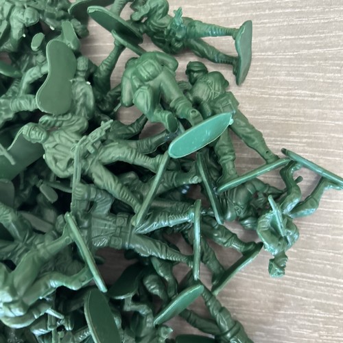 Huge Lot of Green Army Men Toy Soldiers 100+ | eBay