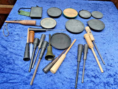 LOT OF 9 SLATE FRICTION TURKEY CALLS W/ 14 STRIKERS. KNIGHT & HALE. MAD ...