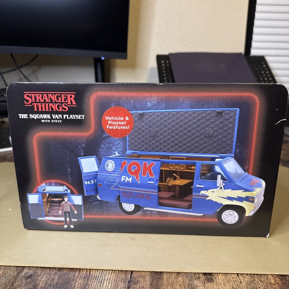 WORLD OF STRANGER THINGS WSQK THE SQUAWK VAN PLAYSET & STEVE HARRINGTON ...