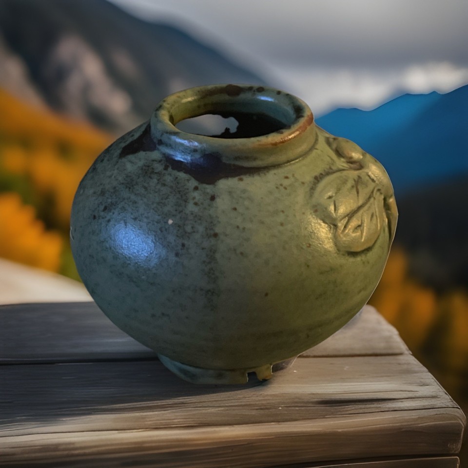 Peters & Reed Moss Aztec Art Pottery Dragonfly Bud Vase 2.5" Green Arts ...