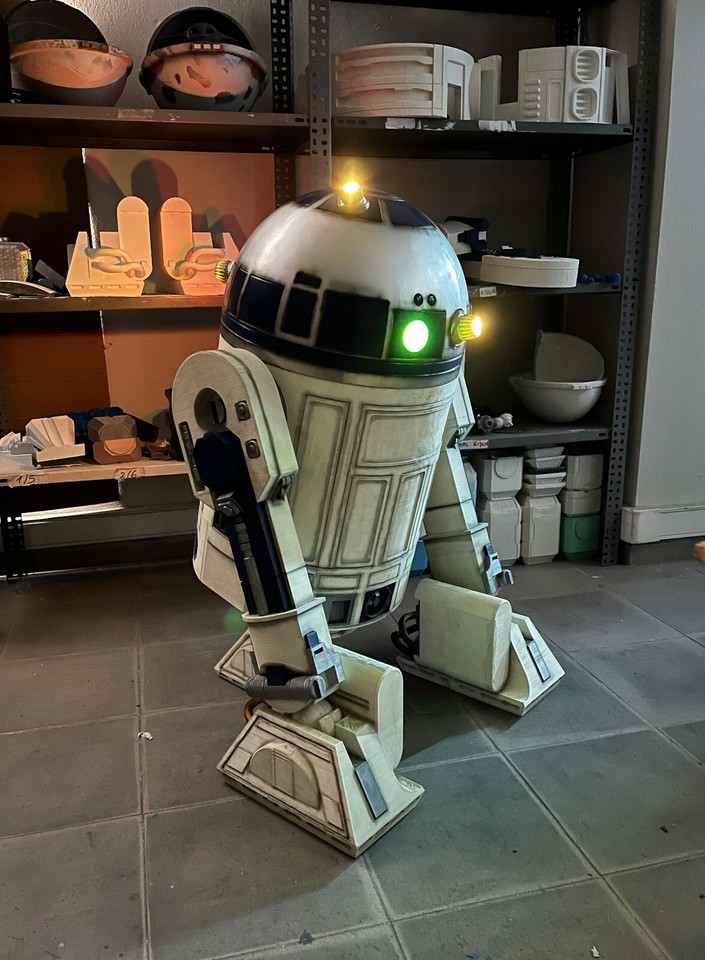 Custom R2-D2 Life Size Statue - Fully Finished Statue with Light ...