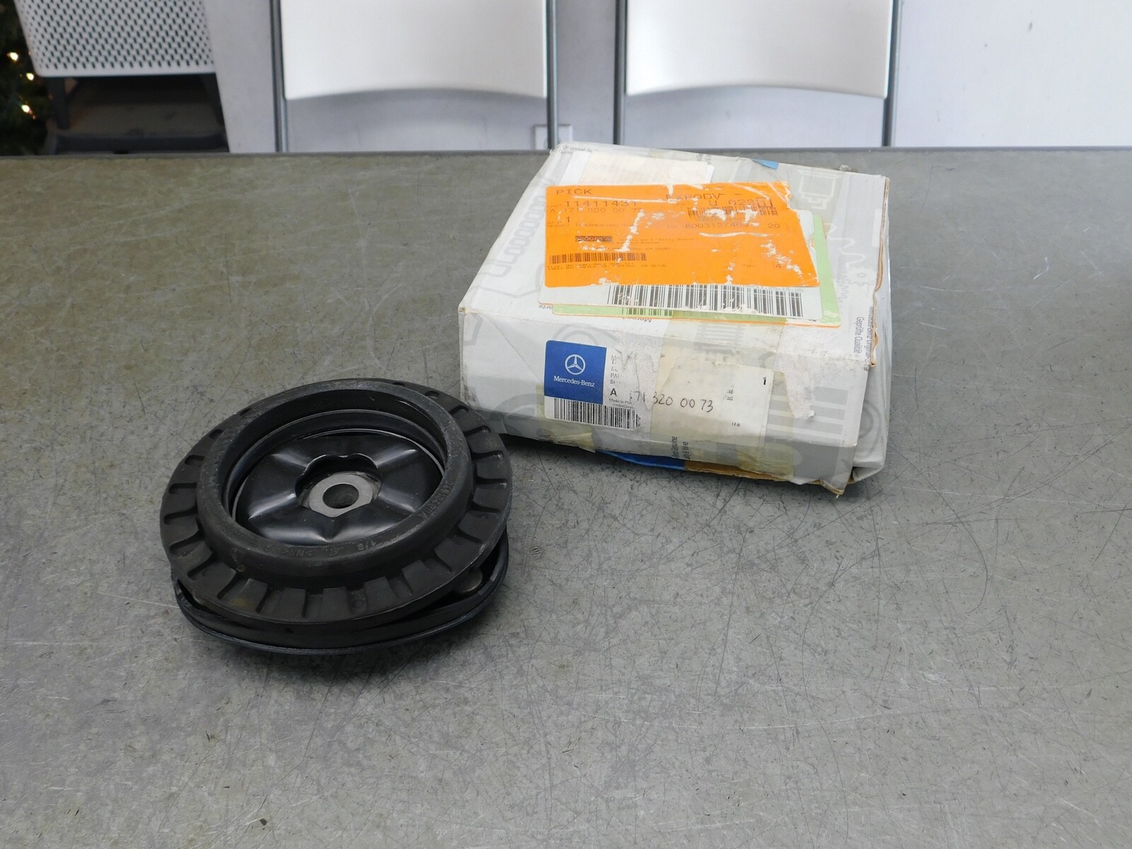 R171 SLK350 SLK280 UPPER SHOCK MOUNT NEW ORIGINAL - 1713200073 | eBay