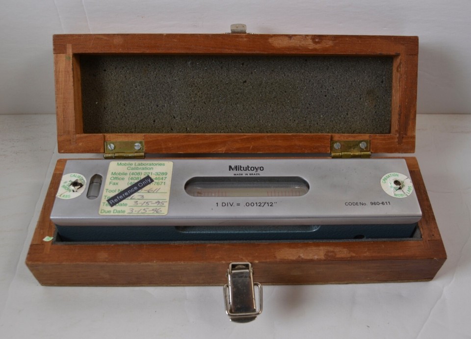 Mitutoyo No. 960-611 precision level with wooden case - 1 DIV = .0012 ...