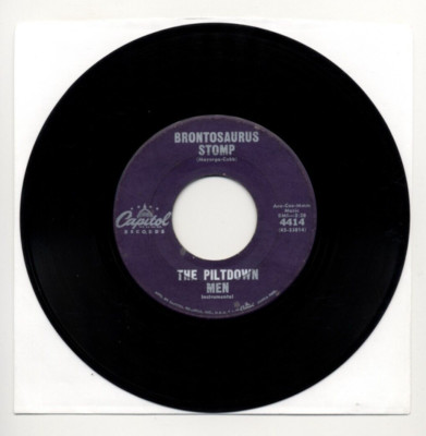 THE PILTDOWN MEN - Brontosaurus Stomp / 7" 45 RPM Vinyl Single 1960 ...