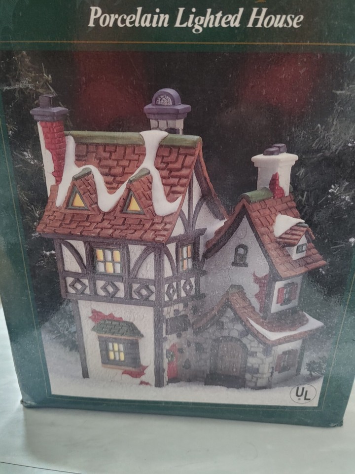 Heritage Heartland Valley Village Dickens Keepsake Lighted Porcelain ...