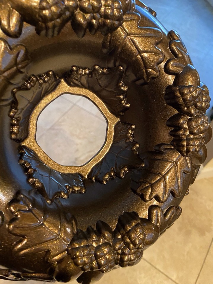 Nordic Ware Autumn Wreath Acorns Fall Harvest Bundt Cake Pan Bronze 10 ...