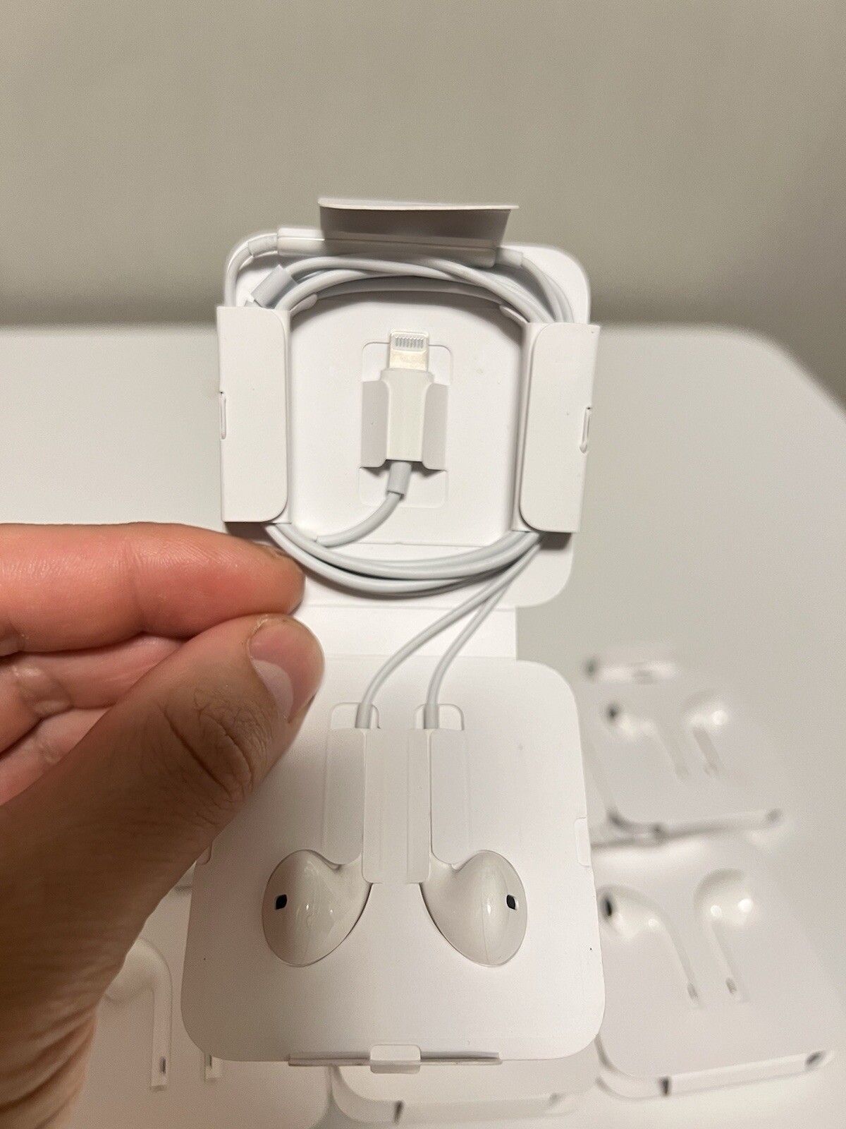 Authentic 💯 Apple iPhone EarPods Lightning Headset Earbuds Earphones ...