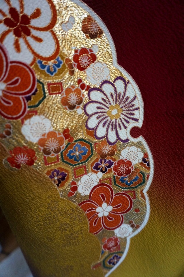 Japanese kimono SILK"FURISODE",Traditional pattern of flower,Gld leaf ...
