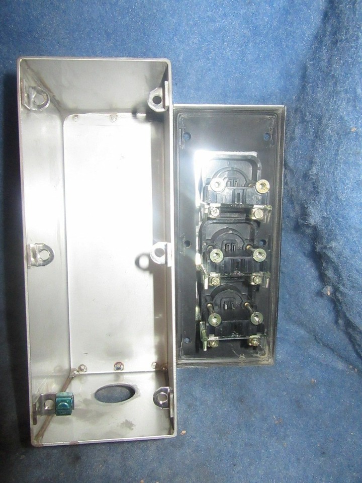 Allen Bradley 800R-3HZ4 Series B Stainless Steel Pushbutton Enclosure 1 ...