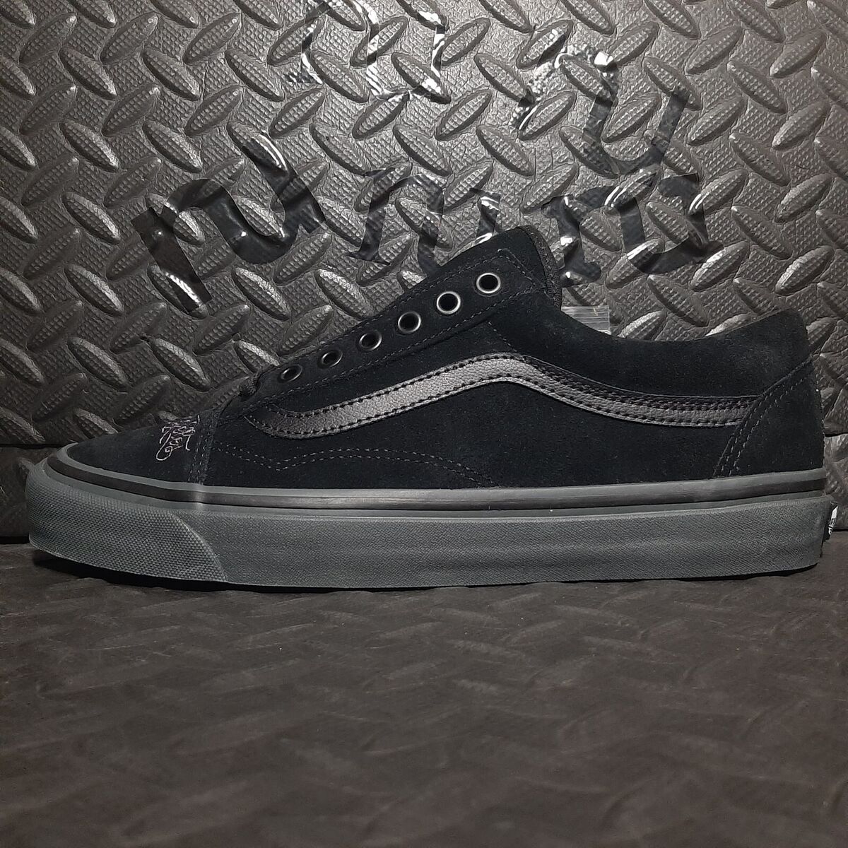Vans Old Skool 36 DX x Neighborhood x Mister Cartoon Vans Old Skool 36 DX x Neighborhood x Mister Cartoon