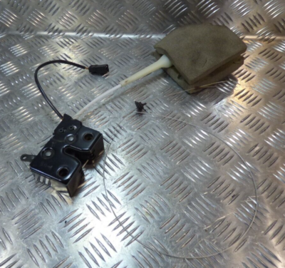 Porsche Boxster Cayman 987 997 911 trunk tailgate lock 99751205301 | eBay