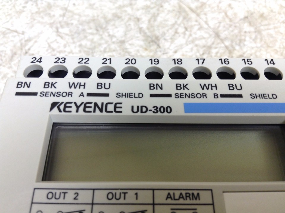 Keyence UD-300 Ultrasonic Displacement Sensor Series Controller UD300 ...