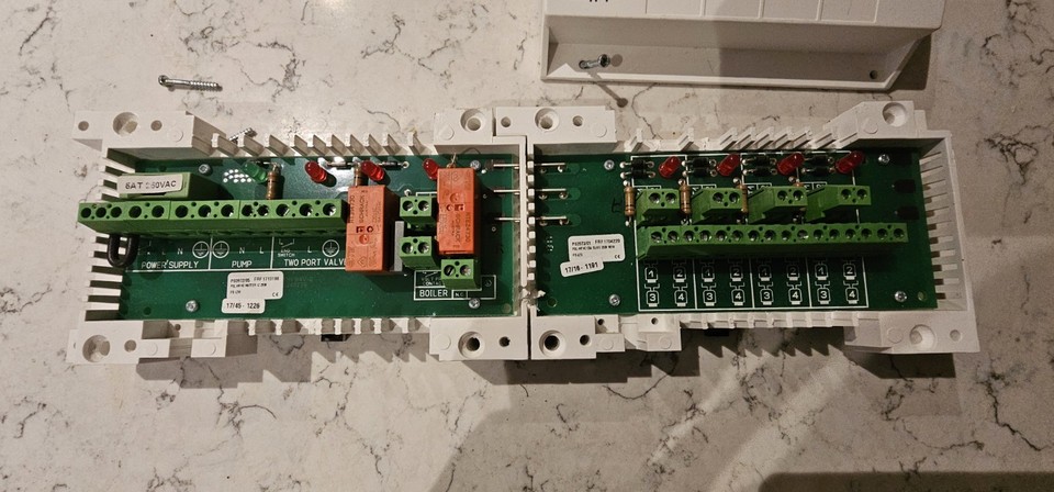 Polypipe 4Zone Slave Control Unit 230v & Nice Expansion Module 4Zone ...