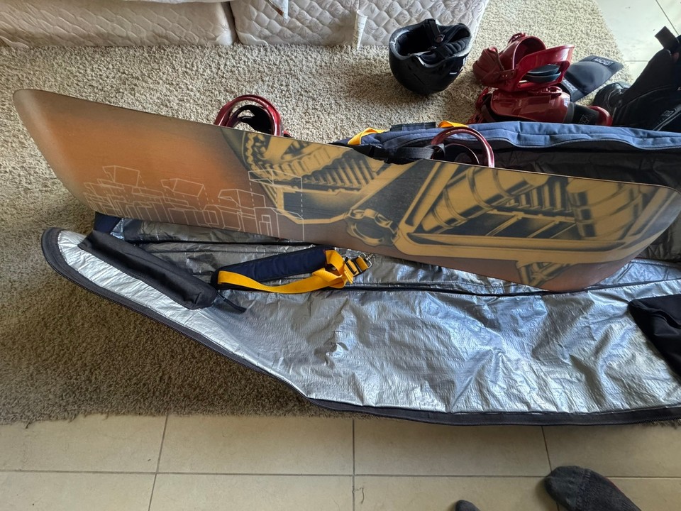 Fulll Snowboard Kit, Burton Board + Step On Bindings, Boots ...