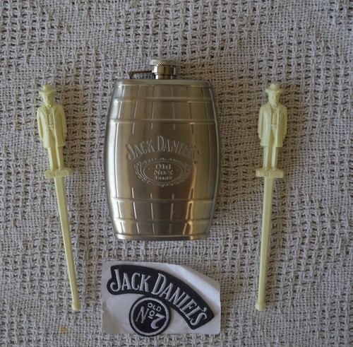 VINTAGE JACK DANIEL'S OLD NO. 7 LOT-STAINLESS STEEL BARREL FLASK+PATCH ...
