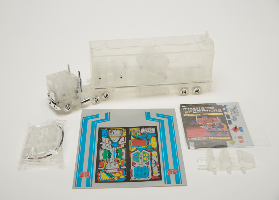TRANSFORMERS G1 Reissue Optimus Prime boxed or without box Free ...