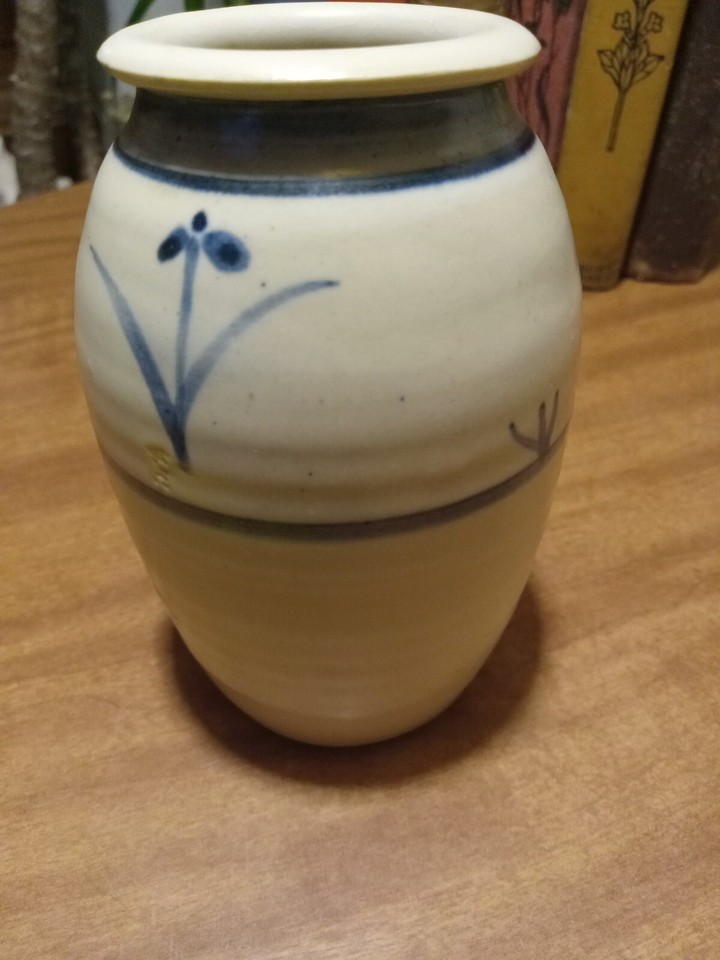 Small Hand Turned And Decorated Clay Pottery Jar/Vase 4³/⁴" Tall Signed ...