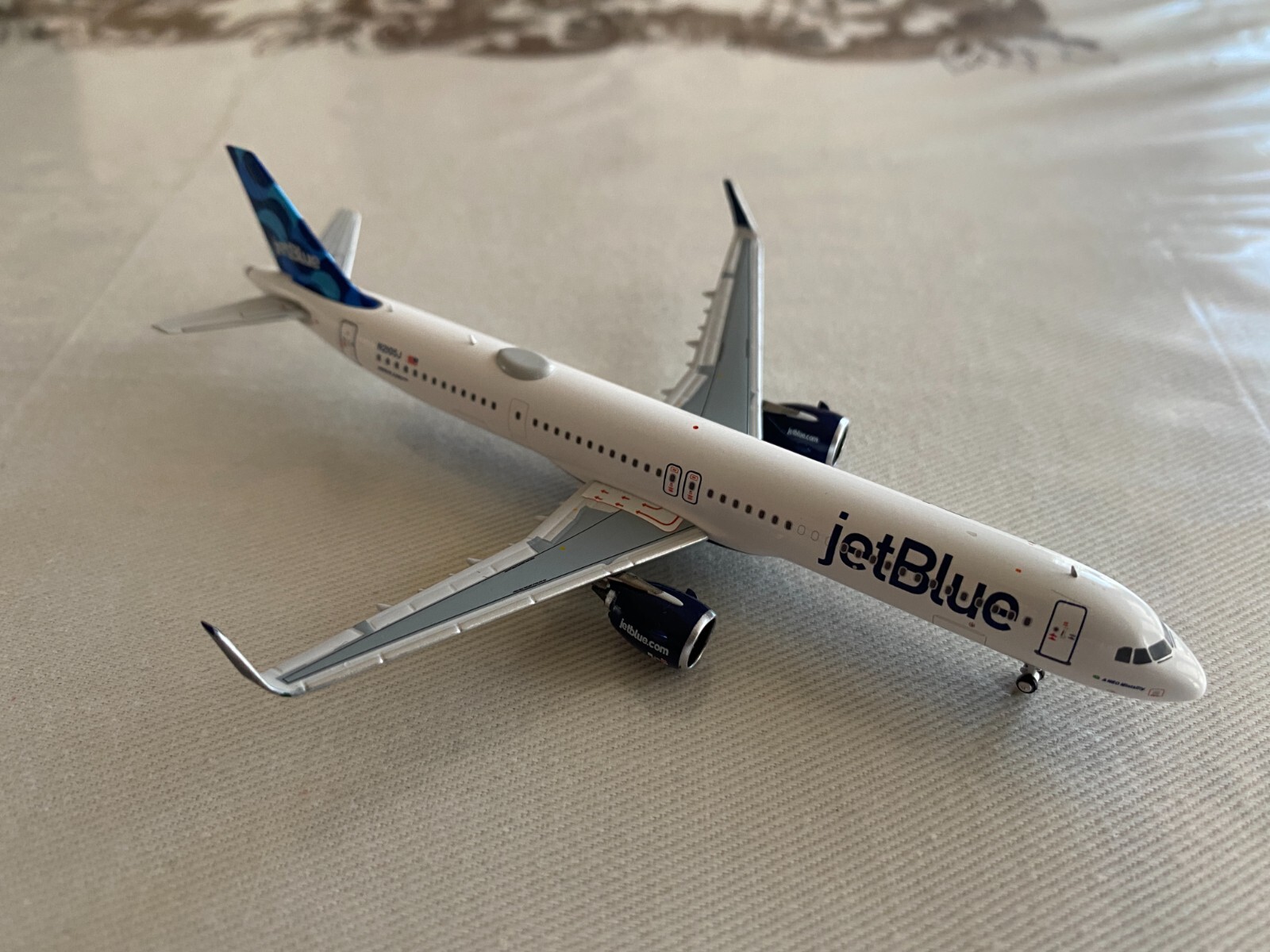 Winglux (Panda Models) 1:400 JetBlue Airways Airbus A321NEO "Streamers ...