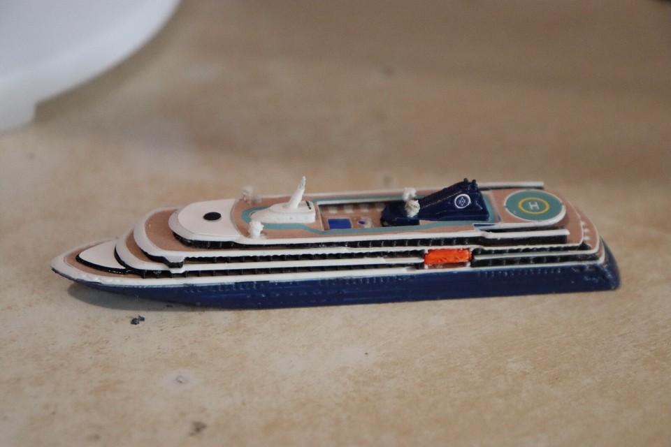 1:1250 World Traveller (Atlas Ocean Voyages) Waterline Cruise Ship ...