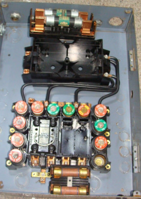 SWITCH 100A MAIN Pull-Out Fuse Panel | eBay