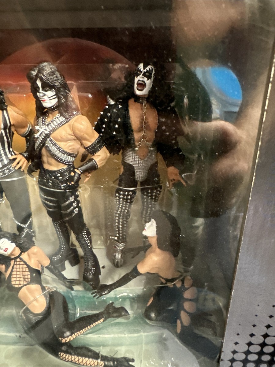 Kiss Love Gun Action Figures - McFarlane - Deluxe Boxed Kiss Love Gun Action Figures - McFarlane - Deluxe Boxed