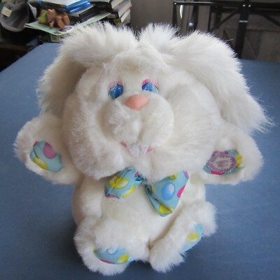 Dan Dee Giggle Bunny 1993 battery-operated shakes and laughs 10" white ...
