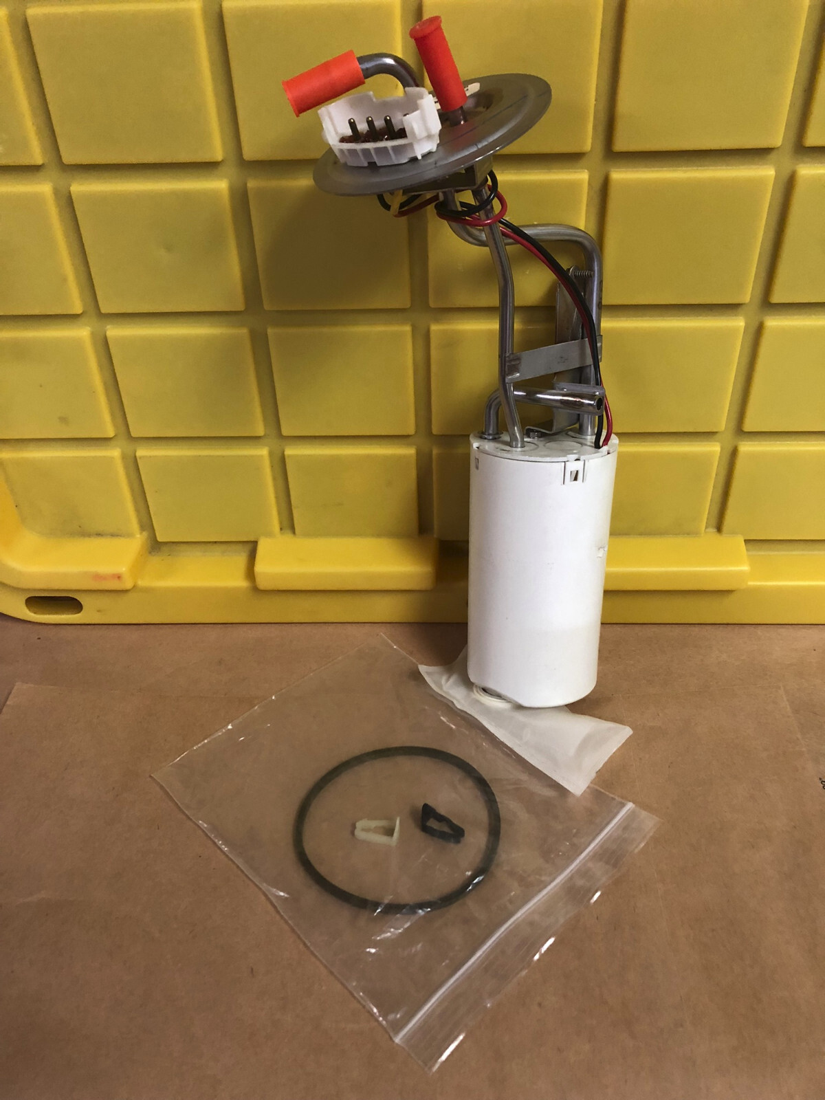 NOS FORD Genuine OEM F4TU-9A407-SA / F4TZ-9A407-S Fuel Pump Module F ...