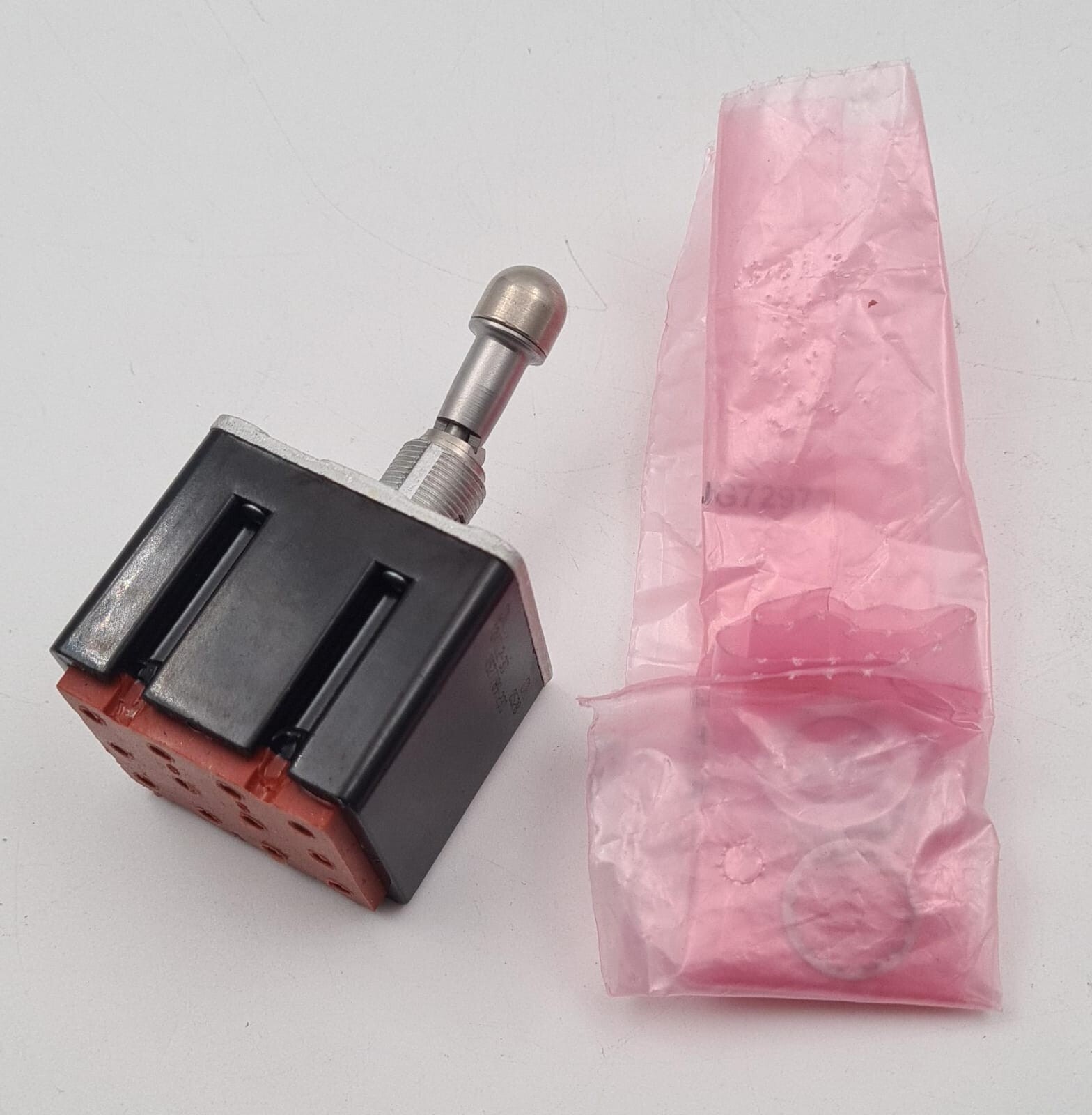 NEW - HONEYWELL 104TL2-3D MICRO SWITCH TOGGLE MS27789-23D | eBay