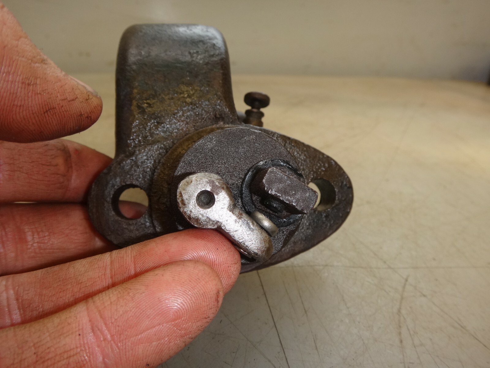 ROOT and VANDERVOORT WIZARD IGNITER BRACKET Hit and Miss Gas Engine R&V ...