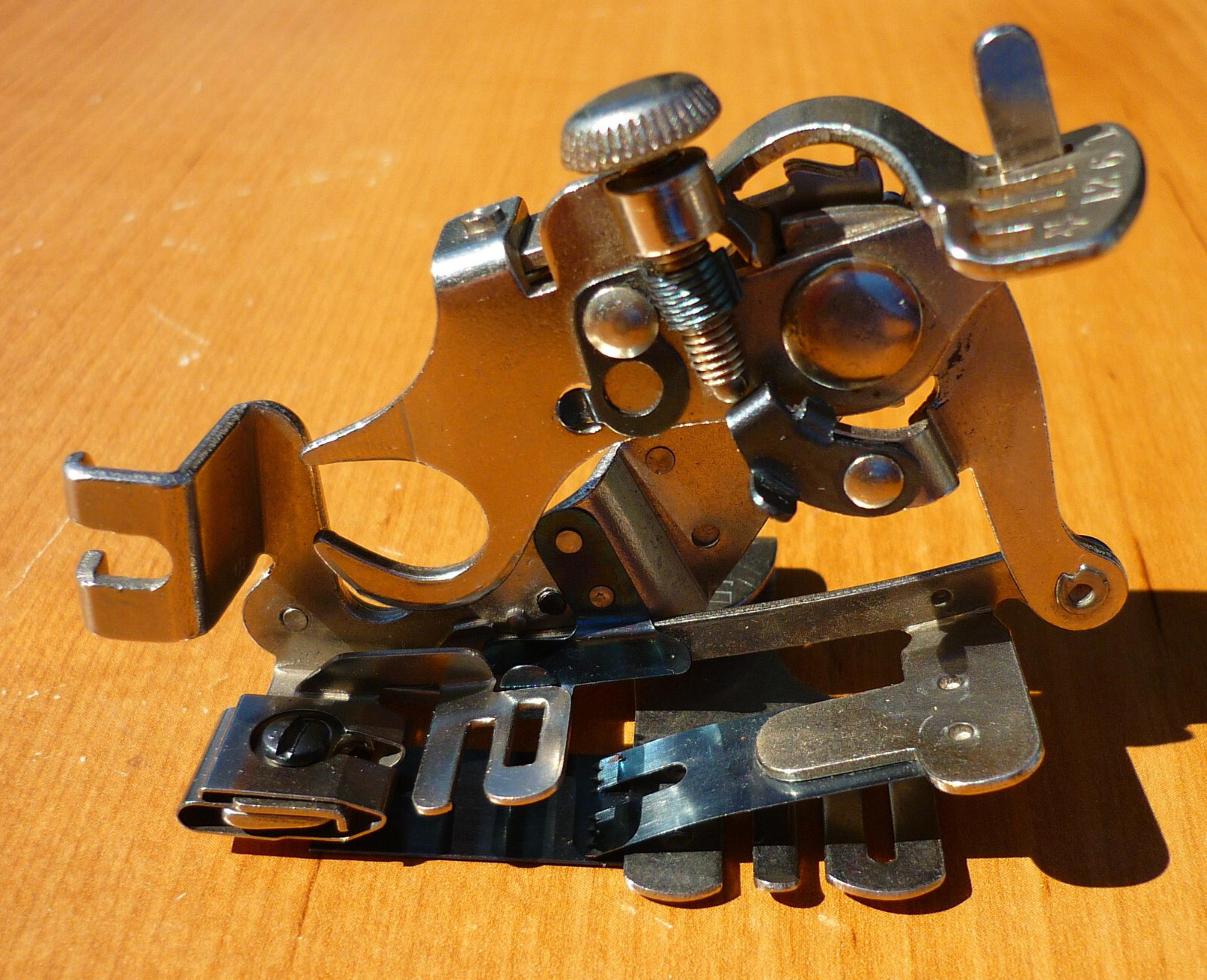 Vintage Singer Ruffler Foot #120598 for Low Shank Sewing Machines | eBay