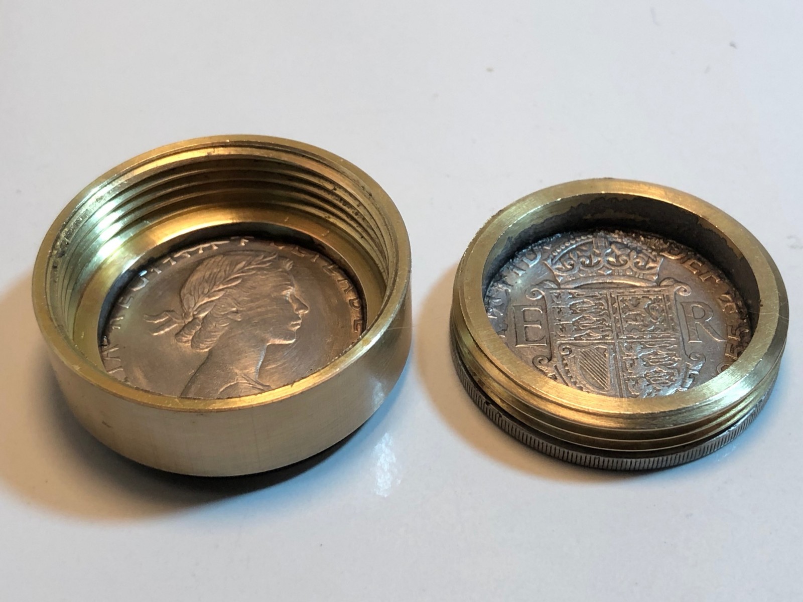 Pill Box British Half Crown Coin Britain- Snuff Box - Stash Box ...