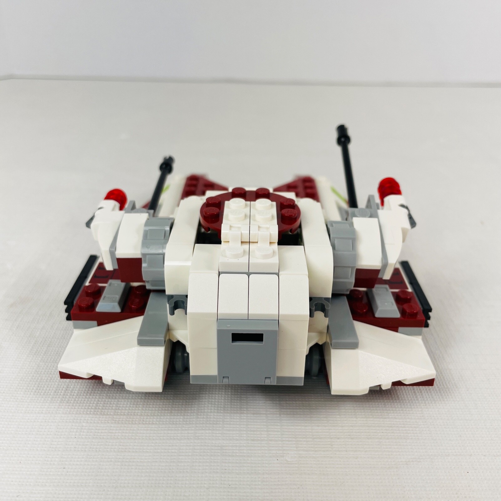 LEGO Star Wars 75182 Republic Fighter Tank Vehicle with Clone Trooper ...
