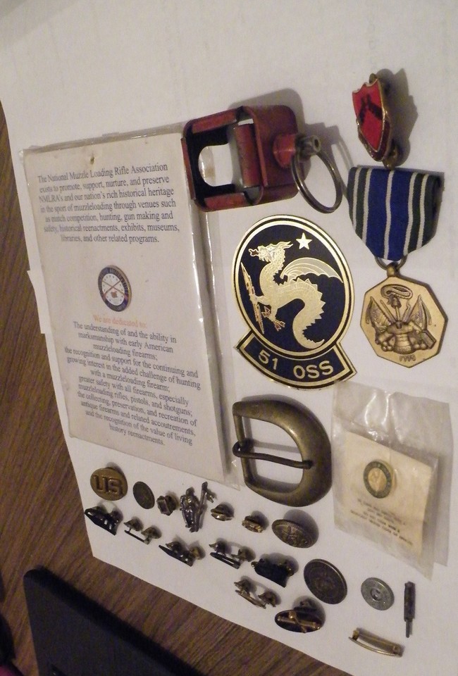 Lot of Vintage MILITARIA Pins Medal Insignia Buttons 51 OSS Knight ...