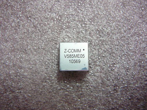 Z-COMM Voltage Controlled Oscillator (VCO) V585ME05 1100MHz-1900MHz ...