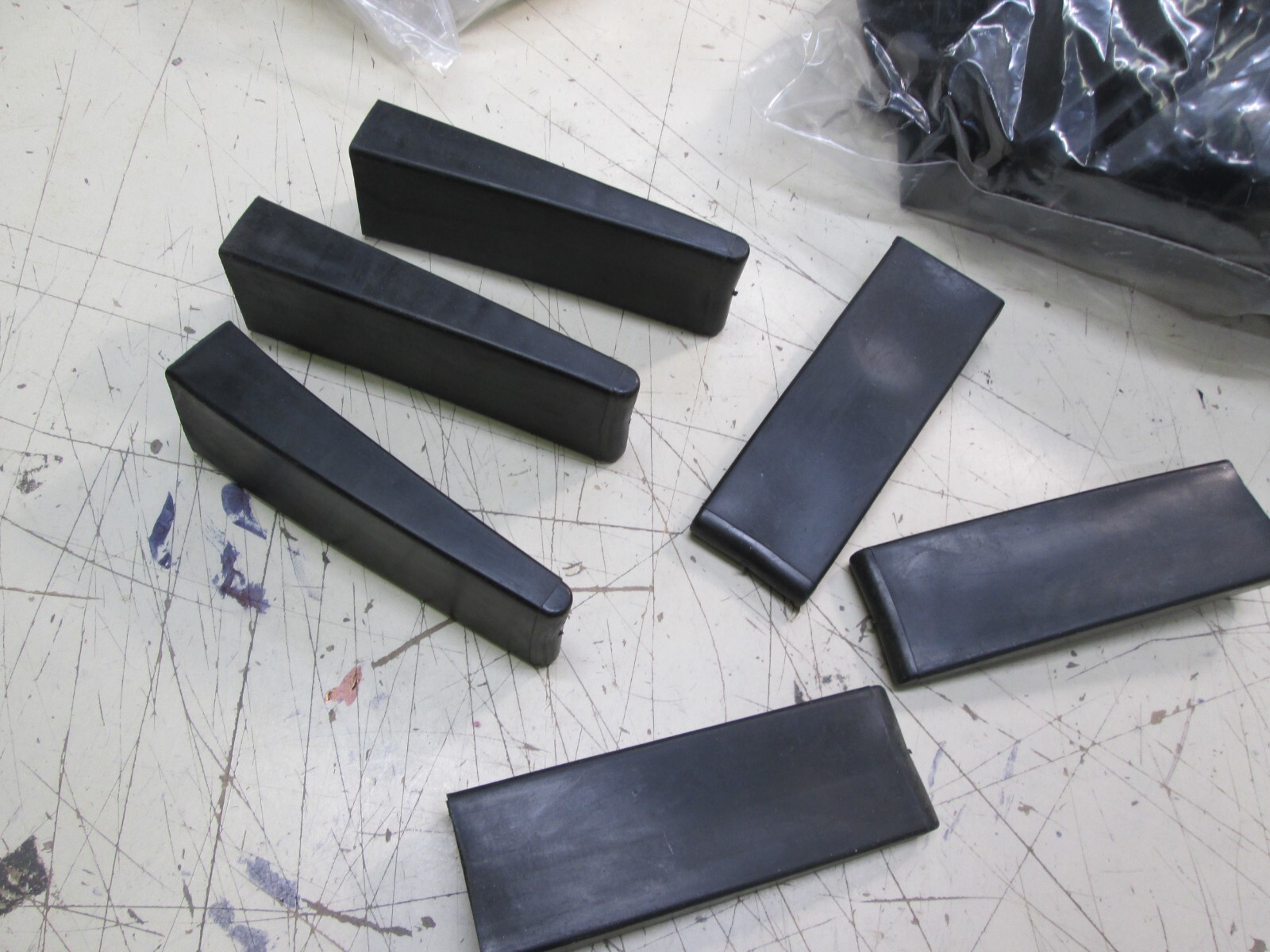 SLASHER QUADRAX / LOADING RAMP RUBBER END TAB GRIP COVERS - LOT OF SIX ...