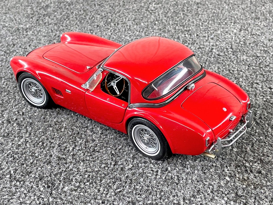 Exoto 1964 289 Shelby Cobra Diecast Car 1:18 w/ BOX & DISPLAY CASE ...