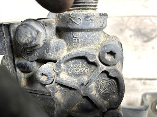 BENDIX ESSEMBLY VALVE T-5019483 AND ABS VALVE Z013356R for sale online ...