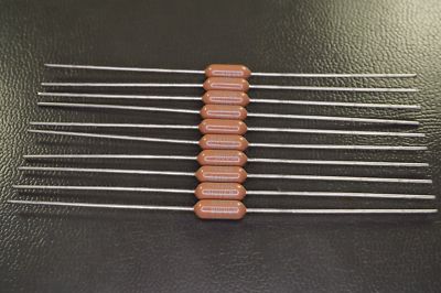 Lot of 10 RLR20C9100GR Vishay Metal Film Resistor 910 Ohm 500mW 1/2W 2% ...
