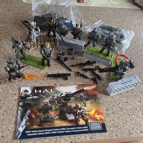 Mega Bloks Construx Halo Universe 10 Figures 2 Weapons Lockers & Guns ...
