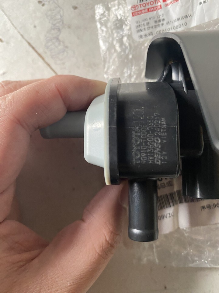 OEM 25860-F0010 | TOYOTA OEM Vapor Canister Purge Solenoid | eBay