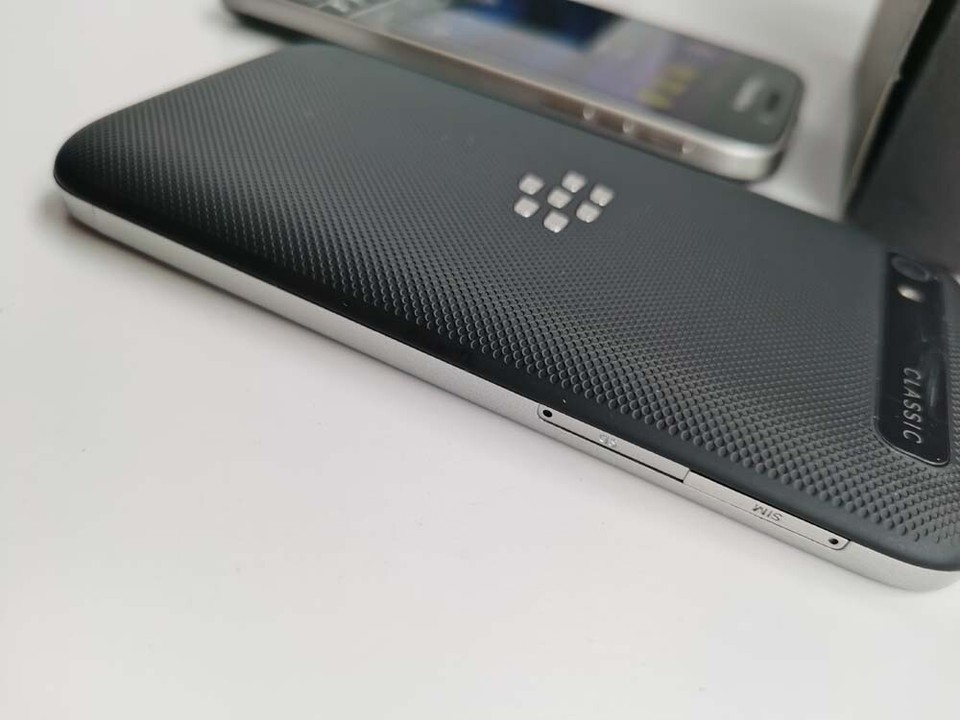 BlackBerry Classic Q20 (Boxed) Unlocked 4G 16GB Keyboard Smartphone | eBay