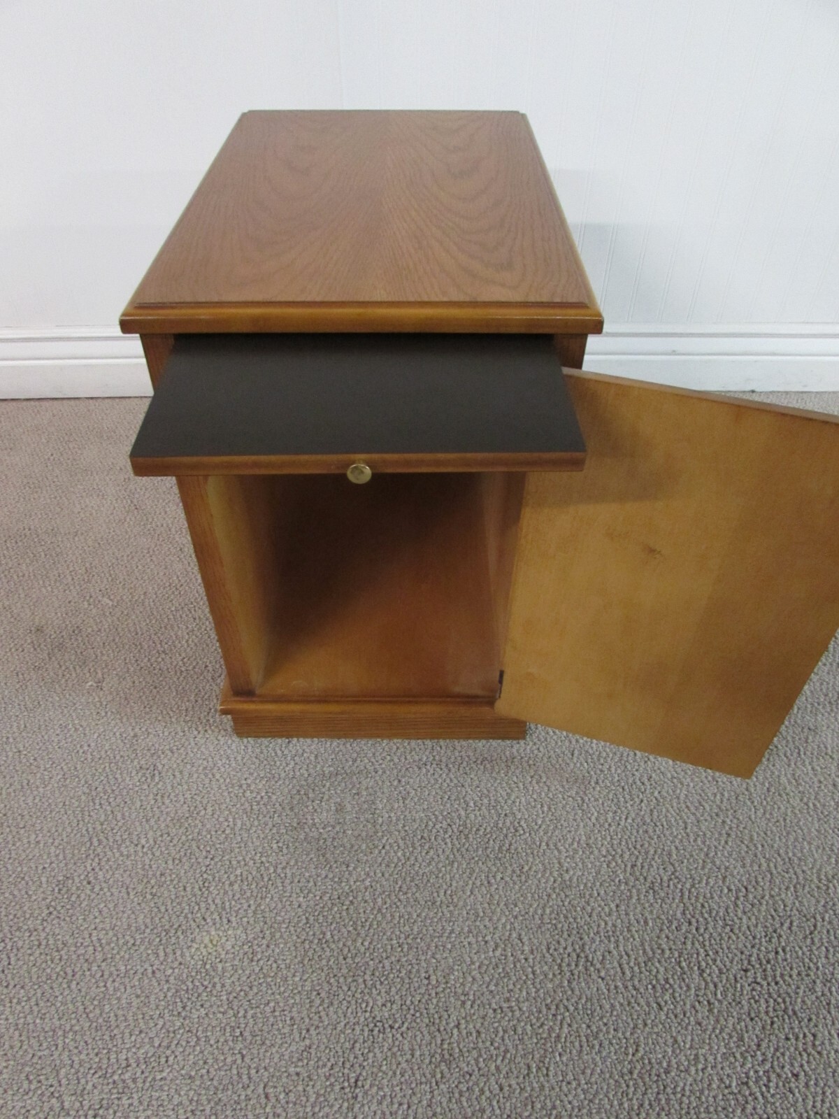 LANE OAK NIGHTSTAND, END TABLE WITH MAGAZINE RACK, CABINET, PULL-OUT ...