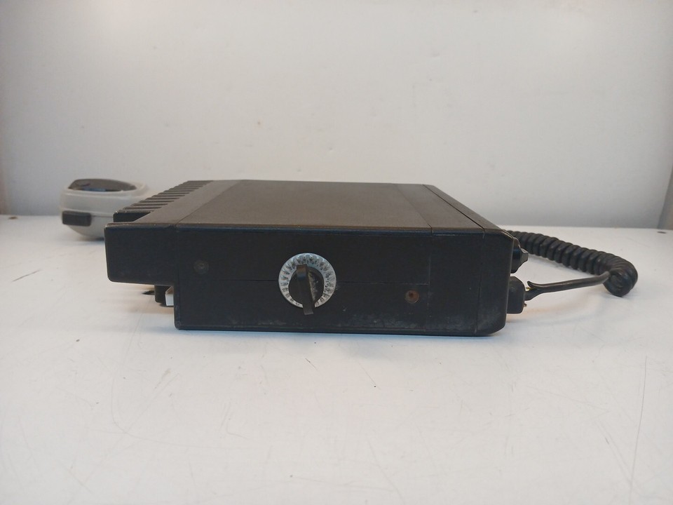 Motorola MaxTrac 50 Radio w/ Motorola HM1056A Mic *UNTESTED, SELLING ...